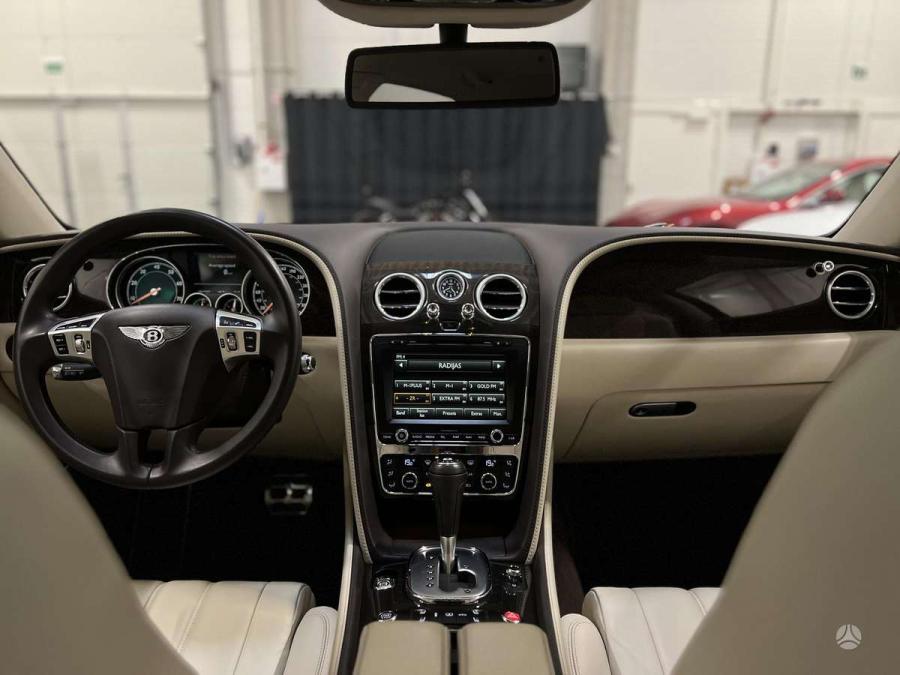 Melns Bentley flying-spur 2014 Viļņa, ar dzinēja tilpumu 6.00 L un nobraukumu 196 tūkst. km par 44999 €, foto 19 vietnē AUTOMOTO.COM.LV