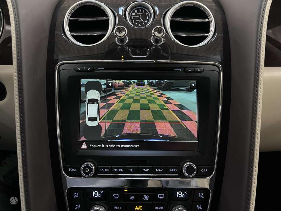 Melns Bentley flying-spur 2014 Viļņa, ar dzinēja tilpumu 6.00 L un nobraukumu 196 tūkst. km par 44999 €, foto 25 vietnē AUTOMOTO.COM.LV