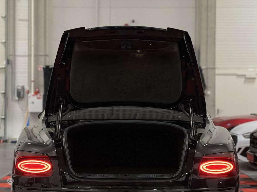 Melns Bentley flying-spur 2014 Viļņa, ar dzinēja tilpumu 6.00 L un nobraukumu 196 tūkst. km par 44999 €, foto 29 vietnē AUTOMOTO.COM.LV