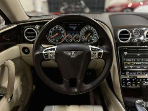 Melns Bentley flying-spur 2014 Viļņa, ar dzinēja tilpumu 6.00 L un nobraukumu 196 tūkst. km par 43000 €, foto 21 vietnē AUTOMOTO.COM.LV