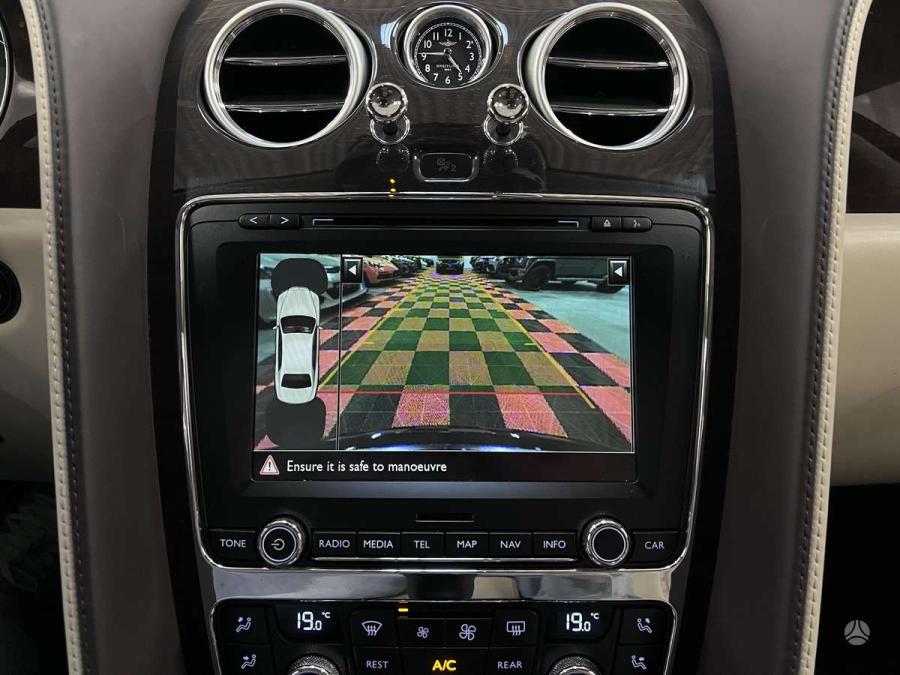 Melns Bentley flying-spur 2014 Viļņa, ar dzinēja tilpumu 6.00 L un nobraukumu 196 tūkst. km par 43000 €, foto 25 vietnē AUTOMOTO.COM.LV