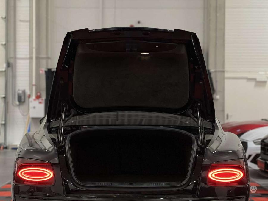 Melns Bentley flying-spur 2014 Viļņa, ar dzinēja tilpumu 6.00 L un nobraukumu 196 tūkst. km par 43000 €, foto 29 vietnē AUTOMOTO.COM.LV