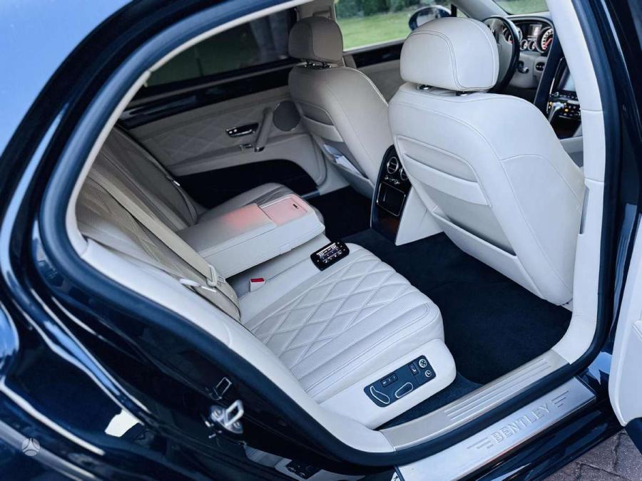 Zils Bentley flying-spur 2015 Kauņa, ar dzinēja tilpumu 4.00 L un nobraukumu 103 tūkst. km par 61000 €, foto 12 vietnē AUTOMOTO.COM.LV
