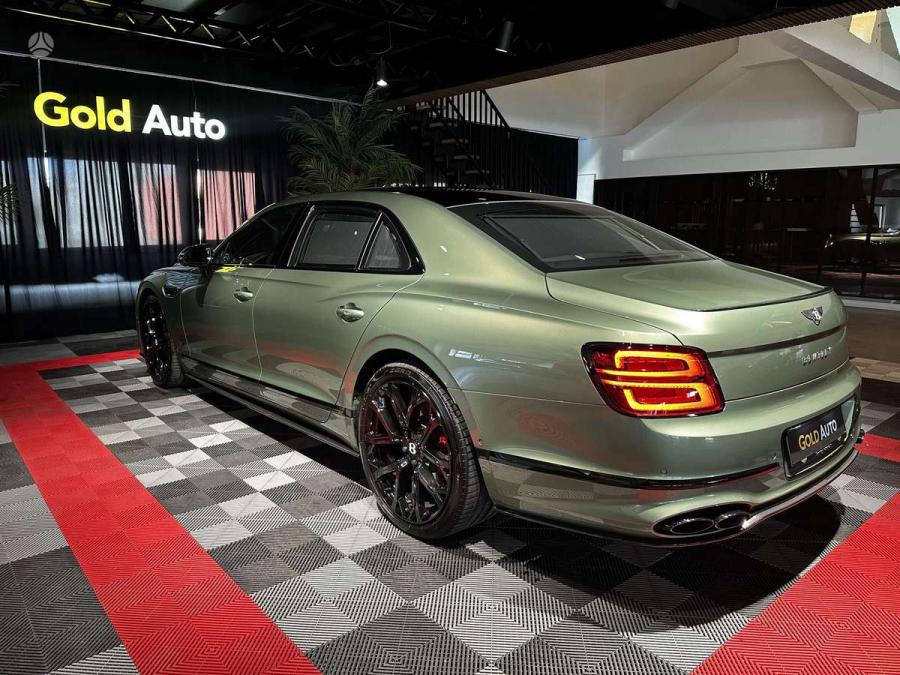 Zaļš Bentley flying-spur 2023 Viļņa, ar dzinēja tilpumu 4.00 L un nobraukumu 22 tūkst. km par 245000 €, foto 6 vietnē AUTOMOTO.COM.LV