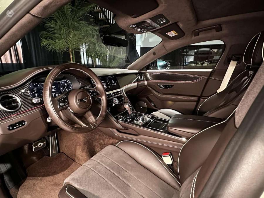 Zaļš Bentley flying-spur 2023 Viļņa, ar dzinēja tilpumu 4.00 L un nobraukumu 22 tūkst. km par 245000 €, foto 16 vietnē AUTOMOTO.COM.LV