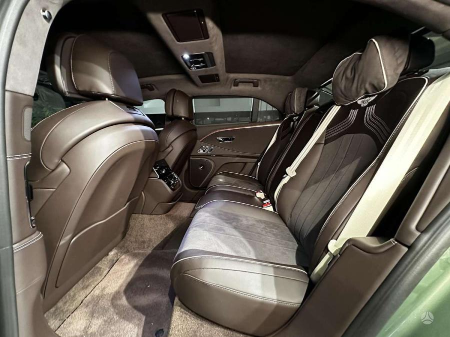 Zaļš Bentley flying-spur 2023 Viļņa, ar dzinēja tilpumu 4.00 L un nobraukumu 22 tūkst. km par 245000 €, foto 18 vietnē AUTOMOTO.COM.LV