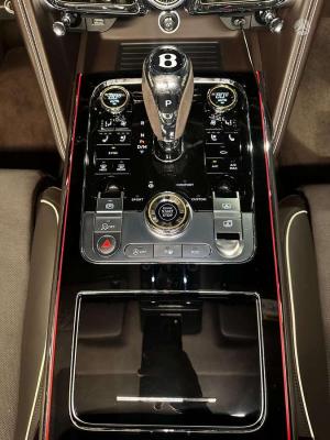 Zaļš Bentley flying-spur 2023 Viļņa, ar dzinēja tilpumu 4.00 L un nobraukumu 22 tūkst. km par 245000 €, foto 26 vietnē AUTOMOTO.COM.LV