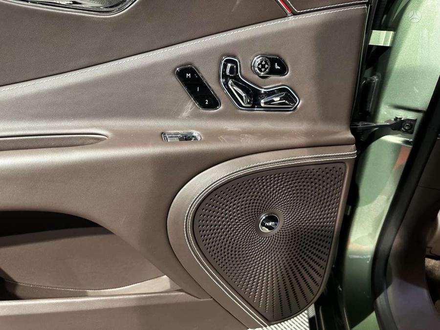 Zaļš Bentley flying-spur 2023 Viļņa, ar dzinēja tilpumu 4.00 L un nobraukumu 22 tūkst. km par 245000 €, foto 50 vietnē AUTOMOTO.COM.LV