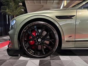 Zaļš Bentley flying-spur 2023 Viļņa, ar dzinēja tilpumu 4.00 L un nobraukumu 22 tūkst. km par 245000 €, foto 54 vietnē AUTOMOTO.COM.LV