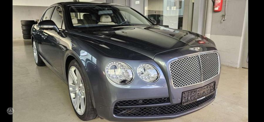 Pelēks Bentley flying-spur 2015 Molėtai, ar dzinēja tilpumu 4.00 L un nobraukumu 100 tūkst. km par 69900 €, foto 1 vietnē AUTOMOTO.COM.LV