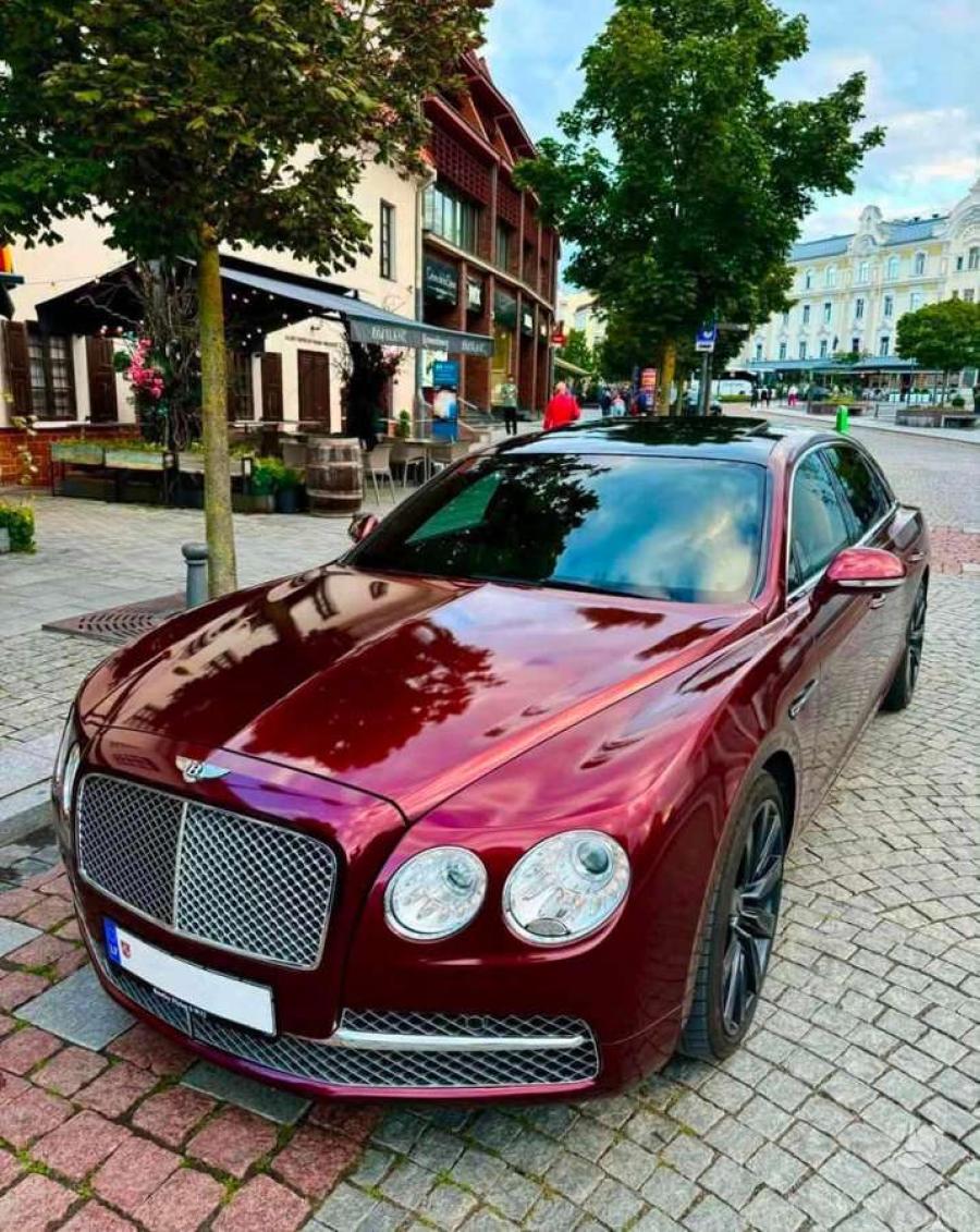 Sarkans Bentley flying-spur 2017 Viļņa, ar dzinēja tilpumu 6.00 L un nobraukumu 99 tūkst. km par 83500 €, foto 5 vietnē AUTOMOTO.COM.LV