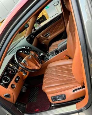 Sarkans Bentley flying-spur 2017 Viļņa, ar dzinēja tilpumu 6.00 L un nobraukumu 99 tūkst. km par 83500 €, foto 7 vietnē AUTOMOTO.COM.LV