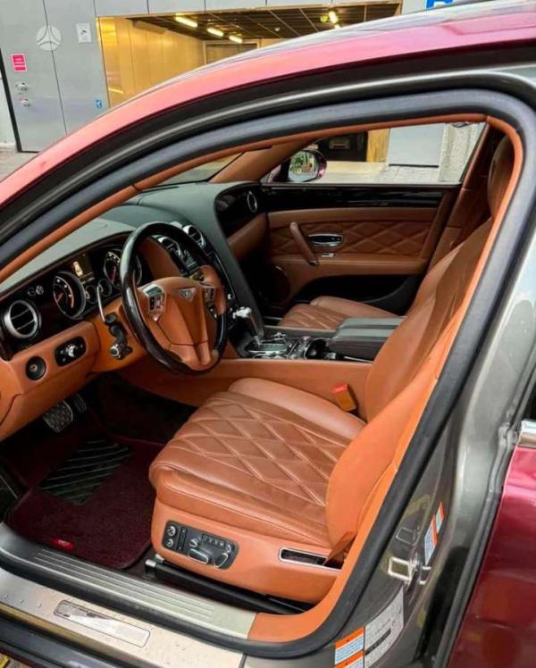 Sarkans Bentley flying-spur 2017 Viļņa, ar dzinēja tilpumu 6.00 L un nobraukumu 99 tūkst. km par 83500 €, foto 8 vietnē AUTOMOTO.COM.LV