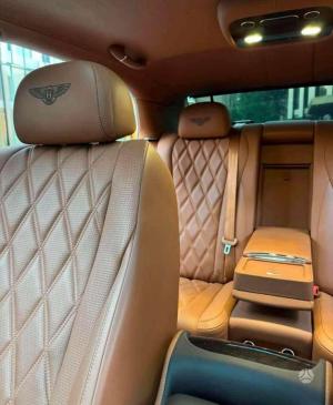Sarkans Bentley flying-spur 2017 Viļņa, ar dzinēja tilpumu 6.00 L un nobraukumu 99 tūkst. km par 83500 €, foto 10 vietnē AUTOMOTO.COM.LV