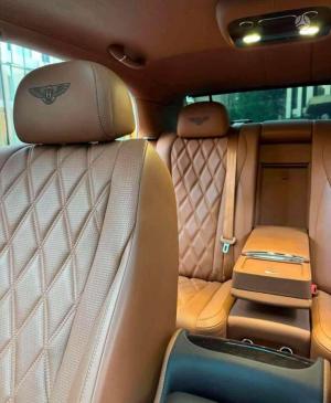 Sarkans Bentley flying-spur 2017 Viļņa, ar dzinēja tilpumu 6.00 L un nobraukumu 99 tūkst. km par 83500 €, foto 11 vietnē AUTOMOTO.COM.LV