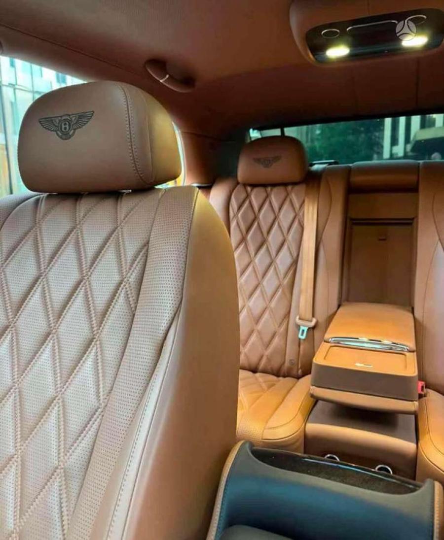 Sarkans Bentley flying-spur 2017 Viļņa, ar dzinēja tilpumu 6.00 L un nobraukumu 99 tūkst. km par 83500 €, foto 11 vietnē AUTOMOTO.COM.LV