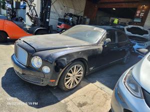 Melns Bentley Mulsanne 2015 Kauņa, ar dzinēja tilpumu 0.00 L un nobraukumu 0 tūkst. km par 31999 €, foto 3 vietnē AUTOMOTO.COM.LV