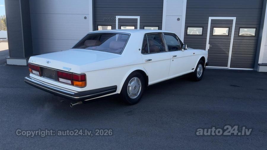 Balts Bentley Mulsanne 1987 Tallina, ar dzinēja tilpumu 6.80 L un nobraukumu 42 tūkst. km par 10900 €, foto 4 vietnē AUTOMOTO.COM.LV