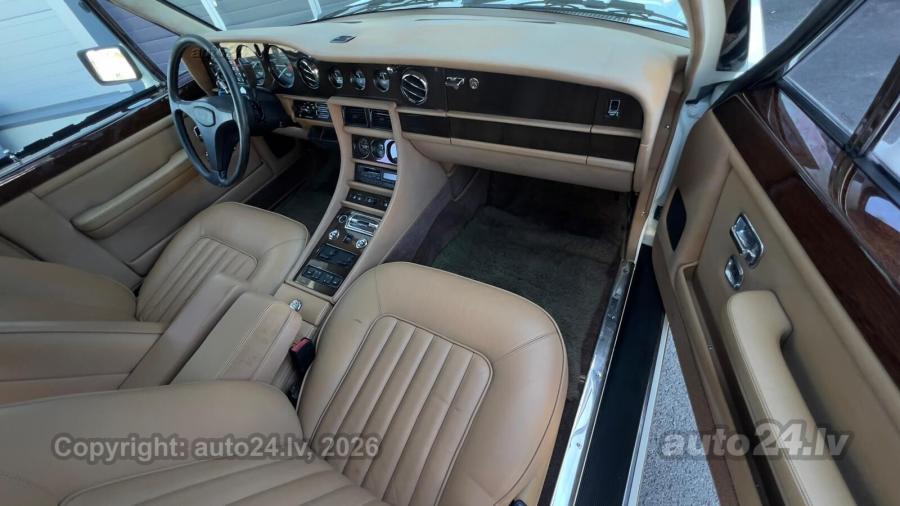 Balts Bentley Mulsanne 1987 Tallina, ar dzinēja tilpumu 6.80 L un nobraukumu 42 tūkst. km par 10900 €, foto 7 vietnē AUTOMOTO.COM.LV
