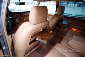 Pelēks Bentley turbo-r 1996 Tallina, ar dzinēja tilpumu 6.70 L un nobraukumu 134 tūkst. km par 45900 €, foto 12 vietnē AUTOMOTO.COM.LV