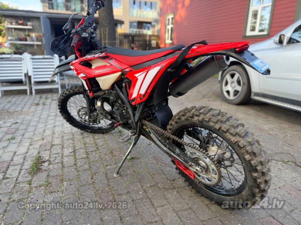 Beta RR 300 2024 Tallina, ar dzinēja tilpumu 0.30 L un nobraukumu 0 tūkst. km par 5400 €, foto 3 vietnē AUTOMOTO.COM.LV