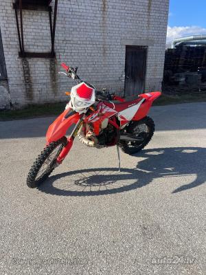 Red Beta RR 300 2015 in Tartu, with an engine capacity of 0.29 L and mileage of 0 thousand km for 2900 €, photo  on AUTOMOTO.COM.LV