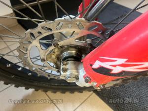 Red Beta RR 300 2015 in Tartu, with an engine capacity of 0.29 L and mileage of 0 thousand km for 2900 €, photo 9 on AUTOMOTO.COM.LV