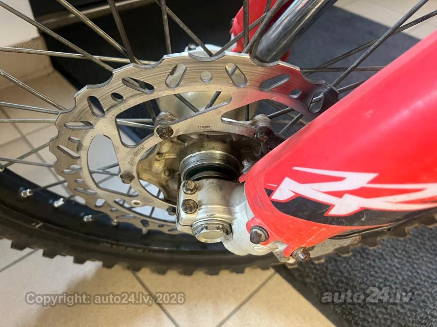Red Beta RR 300 2015 in Tartu, with an engine capacity of 0.29 L and mileage of 0 thousand km for 2900 €, photo 9 on AUTOMOTO.COM.LV