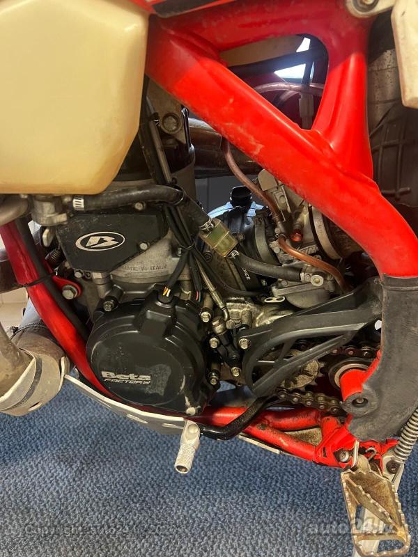 Red Beta RR 300 2015 in Tartu, with an engine capacity of 0.29 L and mileage of 0 thousand km for 2900 €, photo 10 on AUTOMOTO.COM.LV