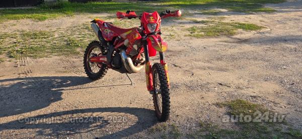 Red Beta RR 300 2019 in Parnu, with an engine capacity of 0.29 L and mileage of 3 thousand km for 4000 €, photo 4 on AUTOMOTO.COM.LV