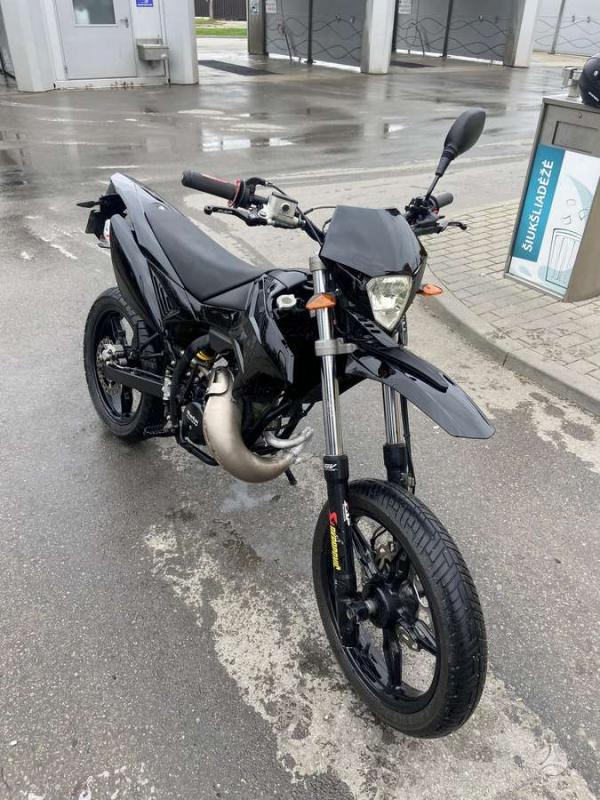 Black Beta RR 2016 in Siauliai, with an engine capacity of 50.00 L and mileage of 0 thousand km for 2000 €, photo 3 on AUTOMOTO.COM.LV