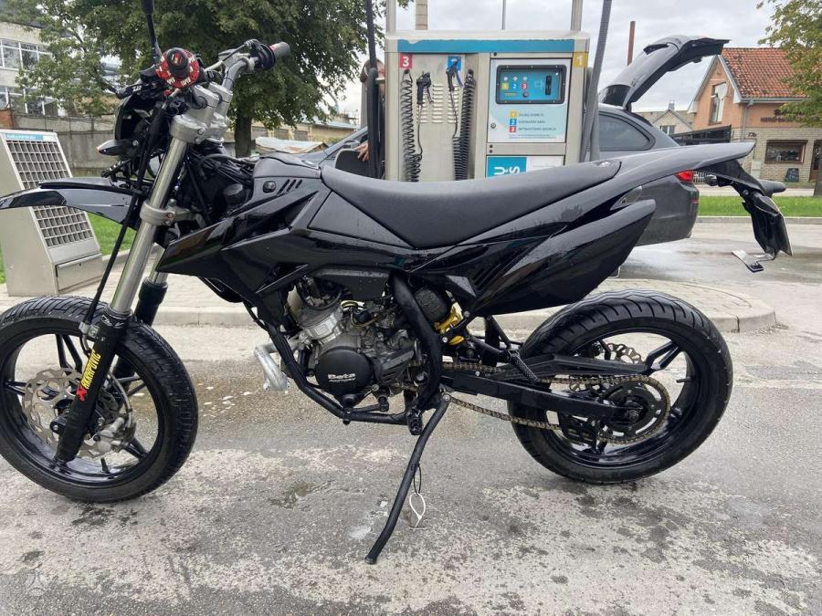 Black Beta RR 2016 in Siauliai, with an engine capacity of 50.00 L and mileage of 0 thousand km for 2000 €, photo 4 on AUTOMOTO.COM.LV