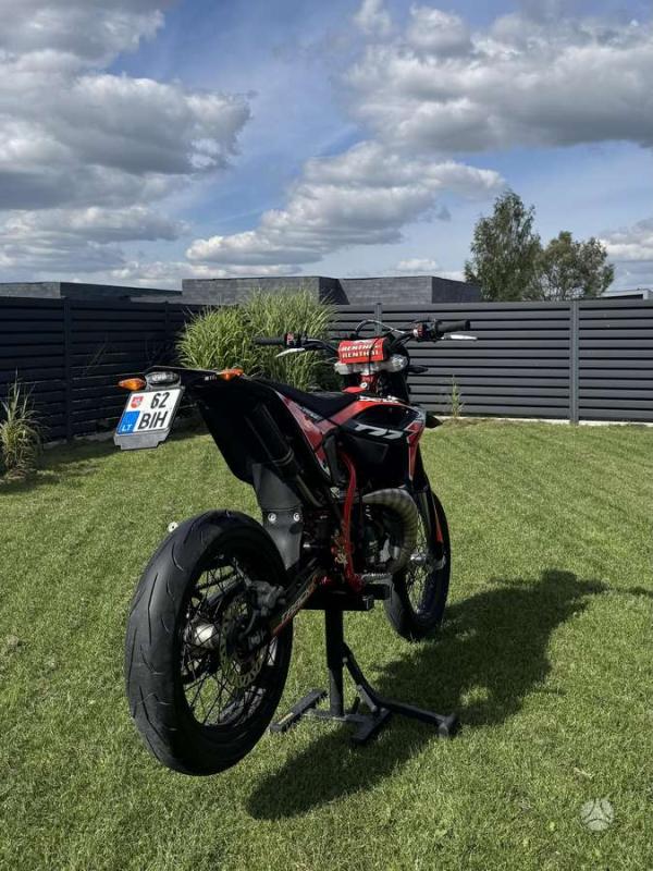 Black Beta RR 2025 in Kaunas, with an engine capacity of 50.00 L and mileage of 4 thousand km for 3300 €, photo 7 on AUTOMOTO.COM.LV