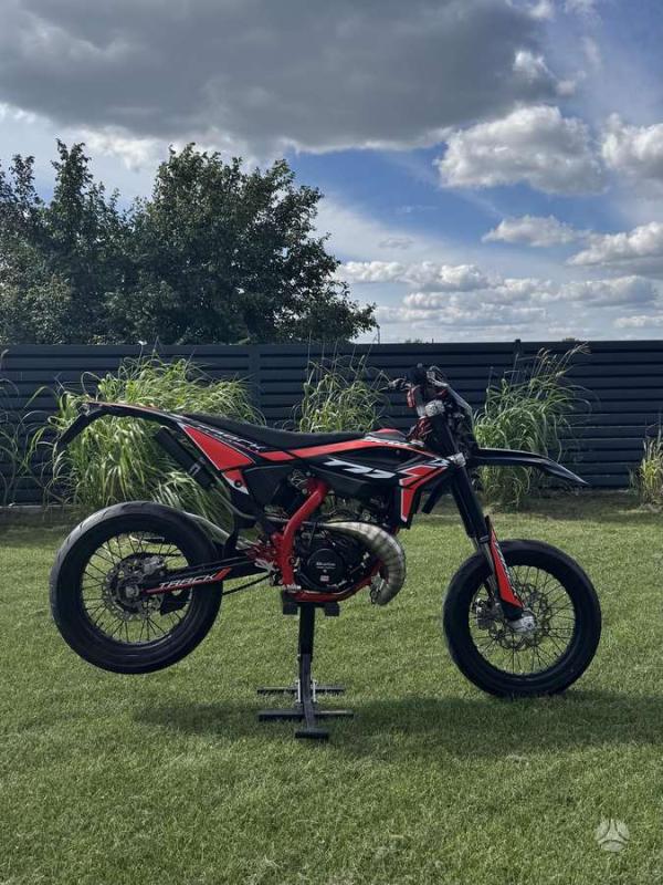 Black Beta RR 2025 in Kaunas, with an engine capacity of 50.00 L and mileage of 4 thousand km for 3300 €, photo 8 on AUTOMOTO.COM.LV