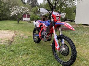 Beta RR 2021 Kauņa, ar dzinēja tilpumu 0.39 L un nobraukumu 0 tūkst. km par 6000 €, foto  vietnē AUTOMOTO.COM.LV