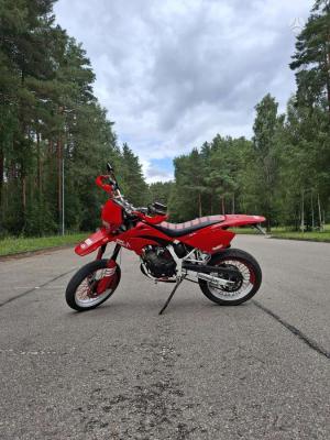 Red Beta RR 2005 in Visaginas, with an engine capacity of 49.00 L and mileage of 5 thousand km for 1750 €, photo 3 on AUTOMOTO.COM.LV
