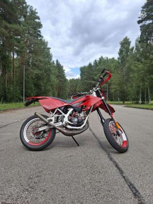 Red Beta RR 2005 in Visaginas, with an engine capacity of 49.00 L and mileage of 5 thousand km for 1750 €, photo 4 on AUTOMOTO.COM.LV