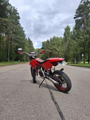 Red Beta RR 2005 in Visaginas, with an engine capacity of 49.00 L and mileage of 5 thousand km for 1750 €, photo 8 on AUTOMOTO.COM.LV