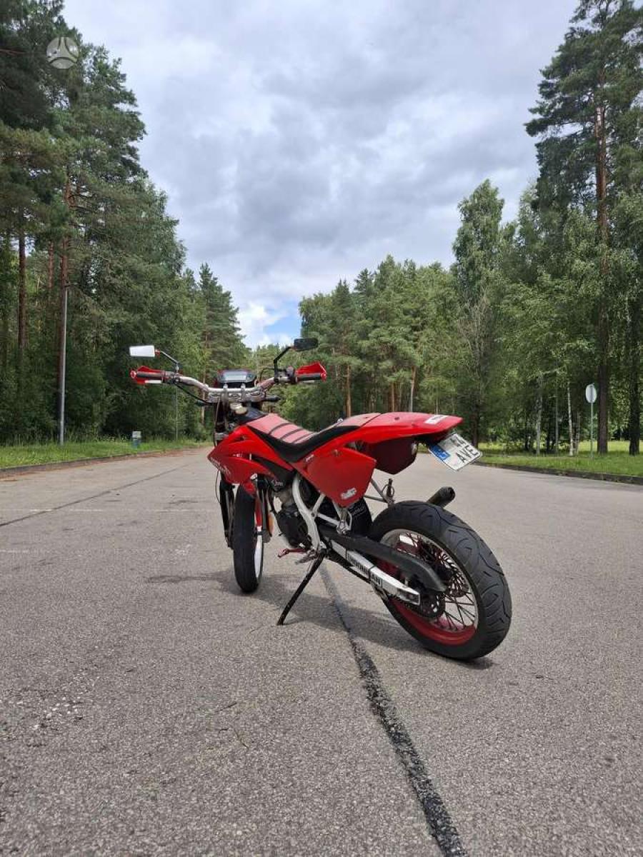 Red Beta RR 2005 in Visaginas, with an engine capacity of 49.00 L and mileage of 5 thousand km for 1750 €, photo 8 on AUTOMOTO.COM.LV