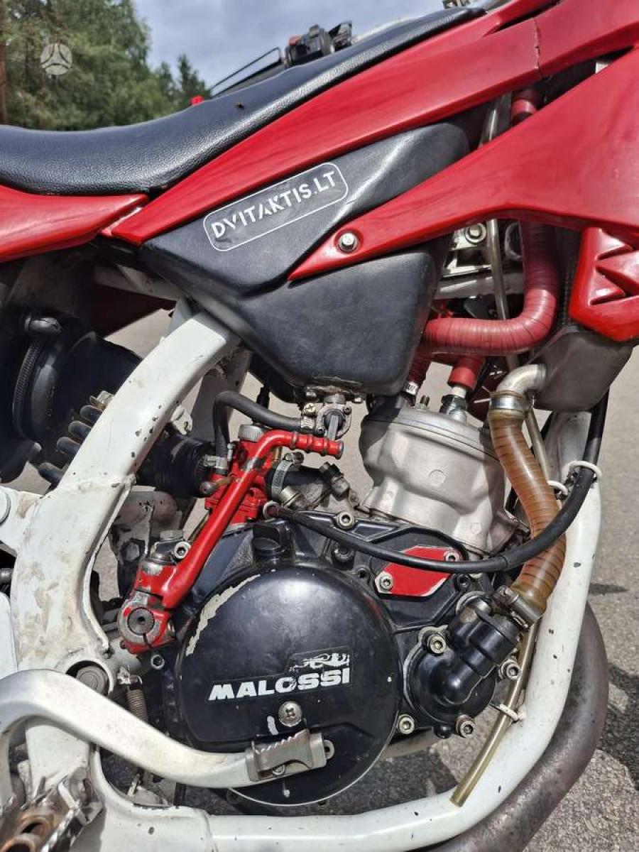 Red Beta RR 2005 in Visaginas, with an engine capacity of 49.00 L and mileage of 5 thousand km for 1750 €, photo 11 on AUTOMOTO.COM.LV