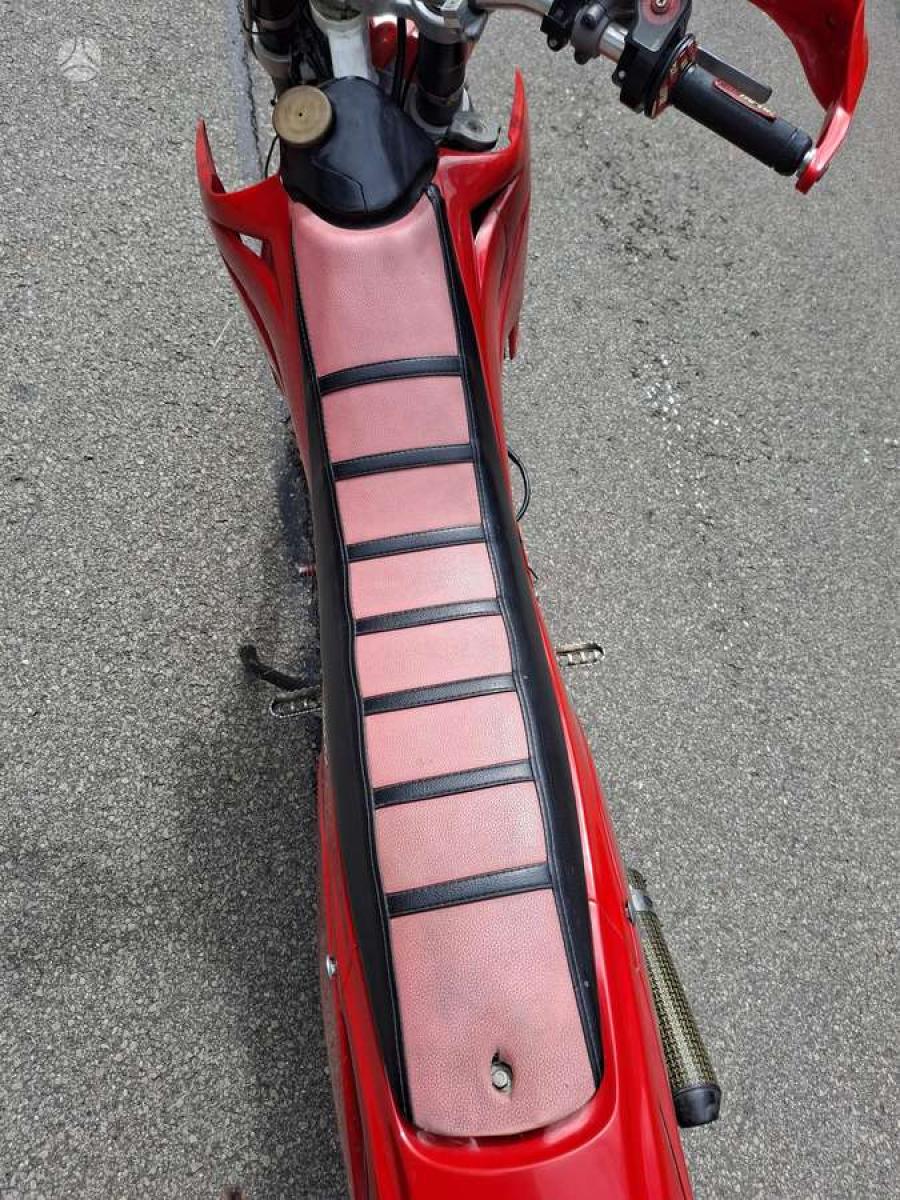 Red Beta RR 2005 in Visaginas, with an engine capacity of 49.00 L and mileage of 5 thousand km for 1750 €, photo 14 on AUTOMOTO.COM.LV