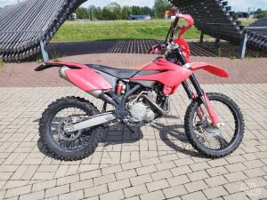 Red Beta RR 2007 in Panevezys, with an engine capacity of 0.40 L and mileage of 10 thousand km for 1550 €, photo 4 on AUTOMOTO.COM.LV