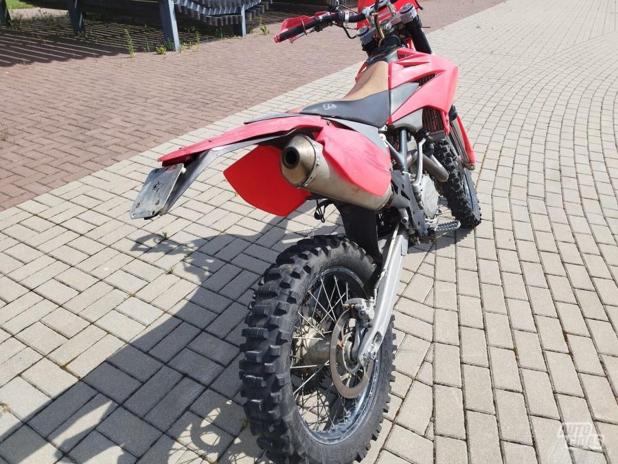 Red Beta RR 2007 in Panevezys, with an engine capacity of 0.40 L and mileage of 10 thousand km for 1550 €, photo 7 on AUTOMOTO.COM.LV