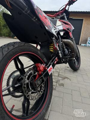 Sarkans Beta RR 2016 Marijampole, ar dzinēja tilpumu 0.05 L un nobraukumu 500 tūkst. km par 2200 €, foto 4 vietnē AUTOMOTO.COM.LV