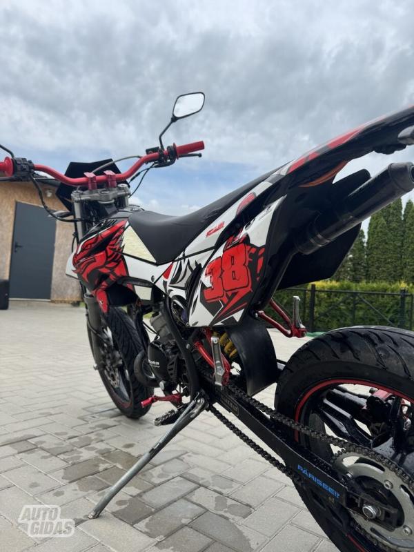 Red Beta RR 2016 in Marijampole, with an engine capacity of 0.05 L and mileage of 500 thousand km for 2200 €, photo 4 on AUTOMOTO.COM.LV