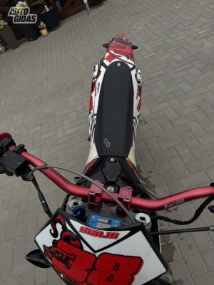 Sarkans Beta RR 2016 Marijampole, ar dzinēja tilpumu 0.05 L un nobraukumu 500 tūkst. km par 2200 €, foto 10 vietnē AUTOMOTO.COM.LV