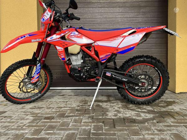 Red Beta RR 2017 in Birstonas, with an engine capacity of 0.35 L and mileage of 5 thousand km for 3599 €, photo 3 on AUTOMOTO.COM.LV