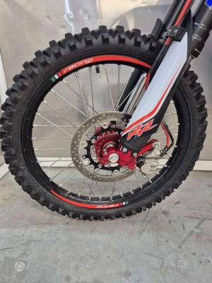 Balts Beta RR 2010 Kauņa, ar dzinēja tilpumu 0.40 L un nobraukumu 12 tūkst. km par 3400 €, foto 10 vietnē AUTOMOTO.COM.LV