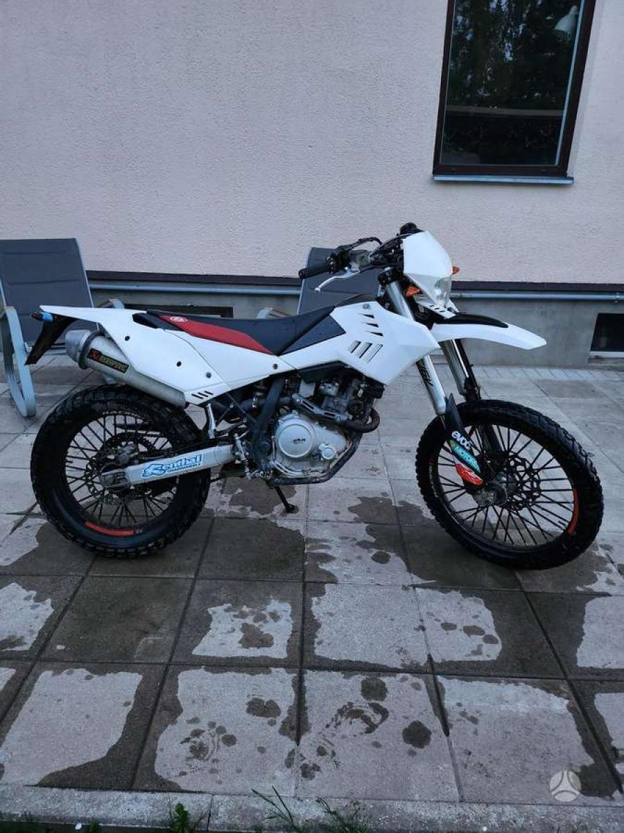 White Beta RR 2017 in Vilnius, with an engine capacity of 0.13 L and mileage of 4 thousand km for 2100 €, photo 9 on AUTOMOTO.COM.LV