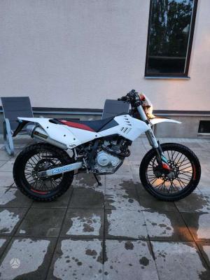 White Beta RR 2017 in Vilnius, with an engine capacity of 0.13 L and mileage of 4 thousand km for 2100 €, photo 10 on AUTOMOTO.COM.LV